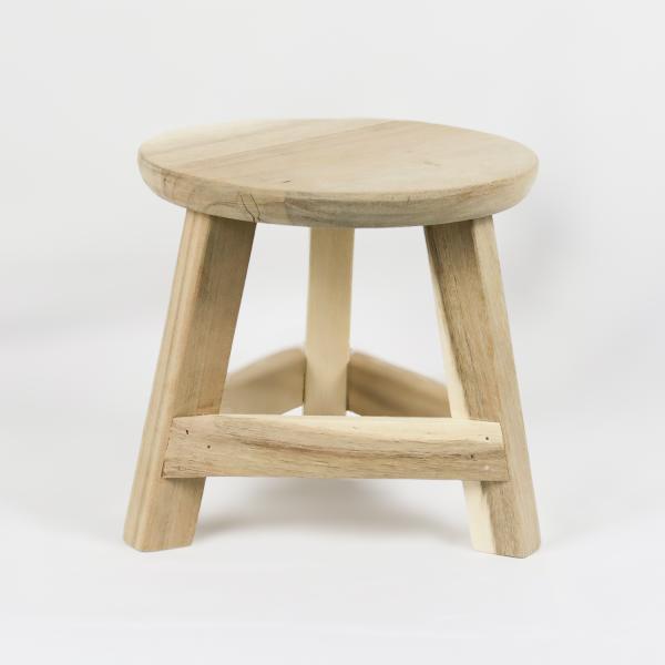 アカシアのおしゃれスタンドです。花台やインテリアとしてアクセントに！