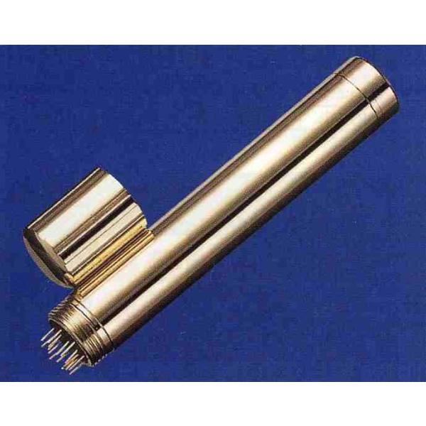 ☆　金メッキ☆　刺激は強め。☆　タタキ鍼、瀉鍼として用いる。☆　全長７５mm、長さ８０mm、Ф１２mm、１６本鍼※　ネコポスでの発送となります（ポスト投函）。　　日時指定、代金引換（コレクト）、営業所止めはできません。　　簡易包装（封筒）と...