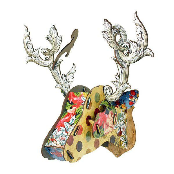 イタリアのデザイナー、Michele Pianezza（ミケーレ・ピアネッツァ）が立ち上げたブランド、MIHO UNEXPECTED THINGSのウォールデコ。MDF板を組み立ててつくる鹿の壁掛けオブジェです。テキスタイル調のカラフルで斬...