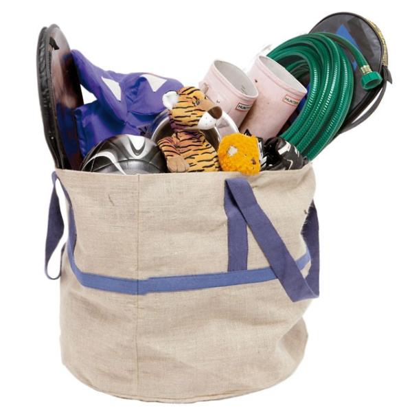 丈夫な麻製のバッグです。容量は約100リットル！ガーデニングの作業バッグや収納としてはもちろん、海のレジャーやキャンプなどのアウトドア、スポーツ用品やおもちゃの収納、ランドリーバッグなど、様々な場面で活用していただけます。キャンバス製の持ち...