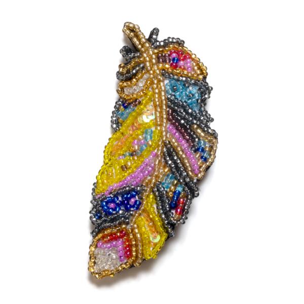 ■商品説明カラービーズでネイティブモチーフをデザインしたピンバッジになります。帽子や鞄、デイリーアイテムに彩を添えてくれるアイテムです。MADE IN USA (アメリカ製)※ハンドメイドのためビーズの配色には個体差があり、商品画像と若干の...