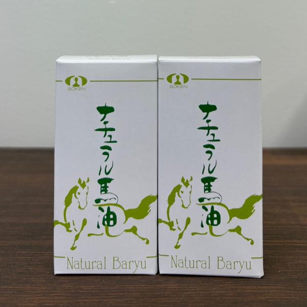 お風呂に入る20分くらい前に、手足、顔、頭皮などにすり込んでください。乾燥肌の部分にはとくによくすり込んでください。水仕事の多い方は、水仕事の前にご使用ください。肌荒れを防ぎます。本品は低温で抽出してありますから体温で溶解して肌になじみ、潤...