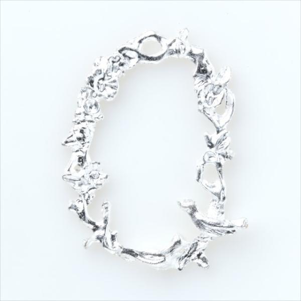 【発売日：2019年02月16日】・厚みがあるしっかりとしたフレームパーツです。手作りのUVレジン作品には欠かせないレジンフレーム！ネックレスやピアス、イヤリングなどハンドメイドの素材として使い勝手抜群です！・カンが付いてますのマルカンやカ...