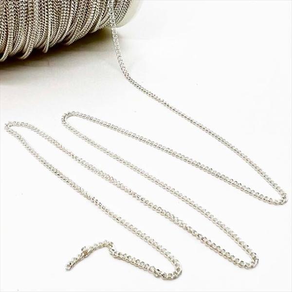 【発売日：2023年10月09日】・様々な場面で活躍のキヘイチェーンはハンドメイドアクセサリーの必須パーツ！ネックレスやピアス、ペンダントは勿論、カットしてネイルやレジンに埋め込んだりブローチ等の手作り雑貨にも汎用性抜群のチェーンです。・当...