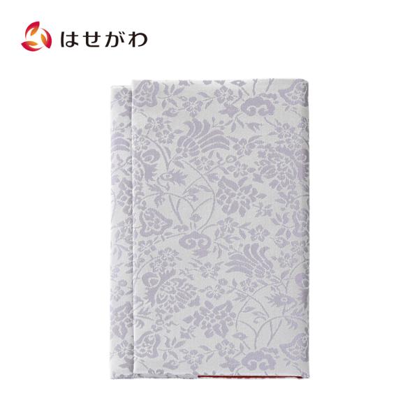 慶弔時に使用する袱紗（ふくさ）です。お金等を包む際に、ふくさに包みますが、これをさらに丁寧にされる場合には、漆盆等に載せて使います。図柄は、室町時代〜江戸時代にかけて数寄者達によって見出されたもので、京都西陣織の表地が特徴です。