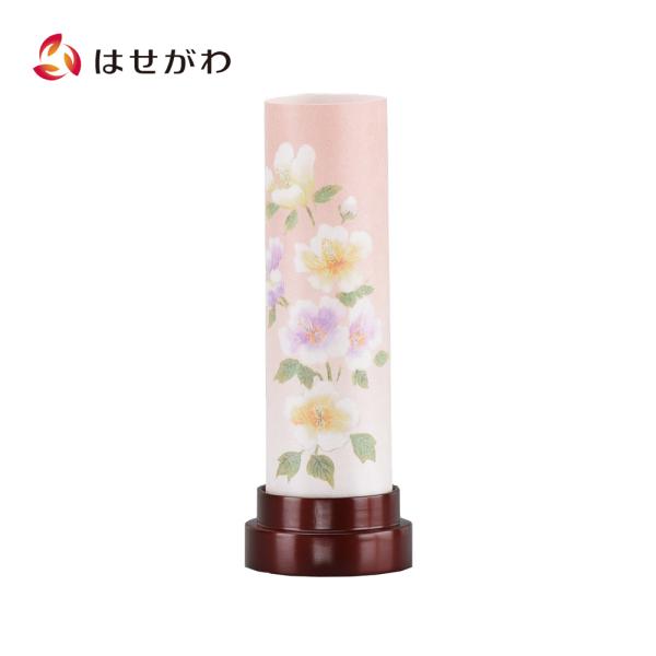 円筒型の小型コードレスタイプ提灯です。特殊和紙を二重にしたやわらかなあかりです。