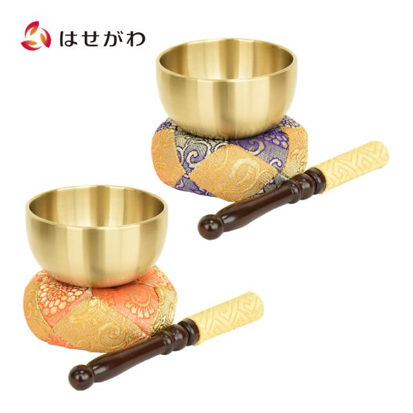 リン本体、リン布団、リン棒の３つがセットになった商品です。おリンの音は荘厳な雰囲気をつくり、強く長く響く音によって邪念を払い、また諸天善神の来臨を乞うほか、お参りするものの心を鎮める意味があります。お経の始めや終わりに軽く打ちます。【セット...
