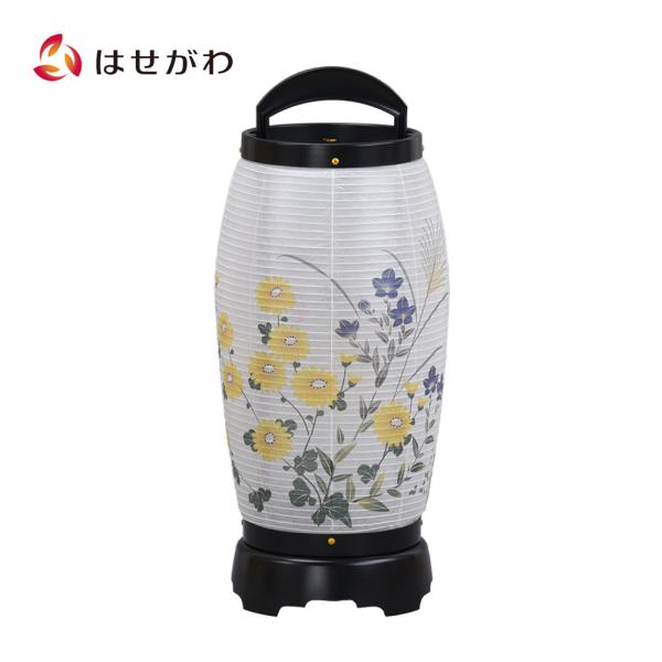 机やテーブルの上でも使えるコンパクトな回転お盆提灯です。組立不要で、箱から出してすぐにお飾りできます。紙レース張りの涼しげな火袋には桔梗に菊のかわいらしい絵柄が入っています。電気をつけると回転筒が回転します。コンパクトサイズで場所をとりませ...