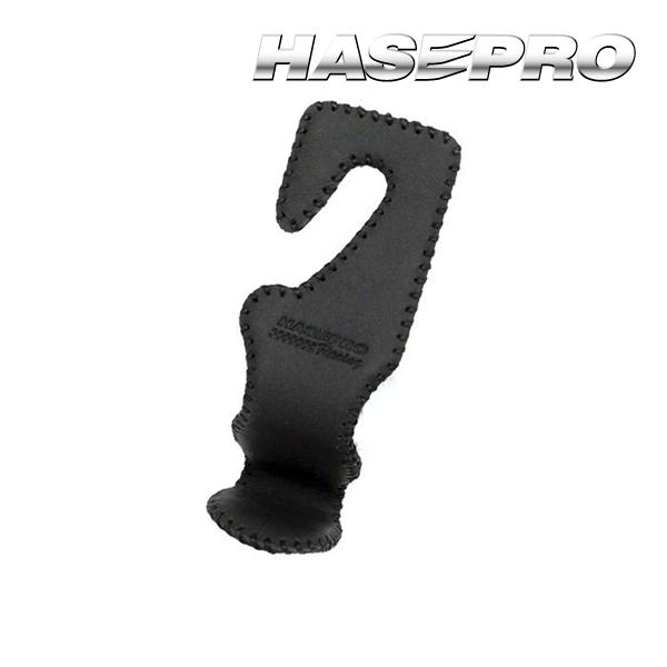 牛本革の高級感。ハセプロ 本革シートフック / ブラック■牛本革にステッチ仕様の高級感あるシートフック！■ヘッドレストシャフトに差し込むだけで、かんたんに取り付けられます！■骨格は金属製で強く、耐荷重5ｋｇ■ちょっとしたお買い物時や、カバン...