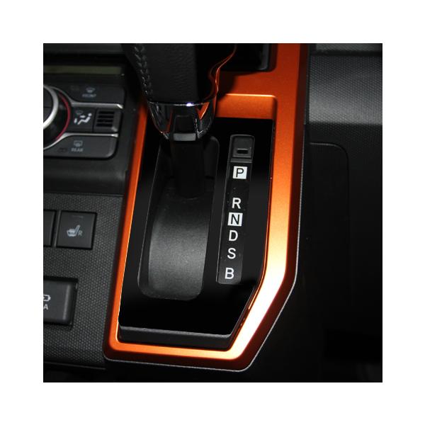 本商品は受注生産です。【商品内容】１ピース※本商品は表面のみに貼る形状となっております。　巻き込みは出来ませんのでご注意ください。【適合車種】ダイハツ　タフト　LA900系　2020.6〜◆カラーブラック/LCBS-SPD6（4545403...