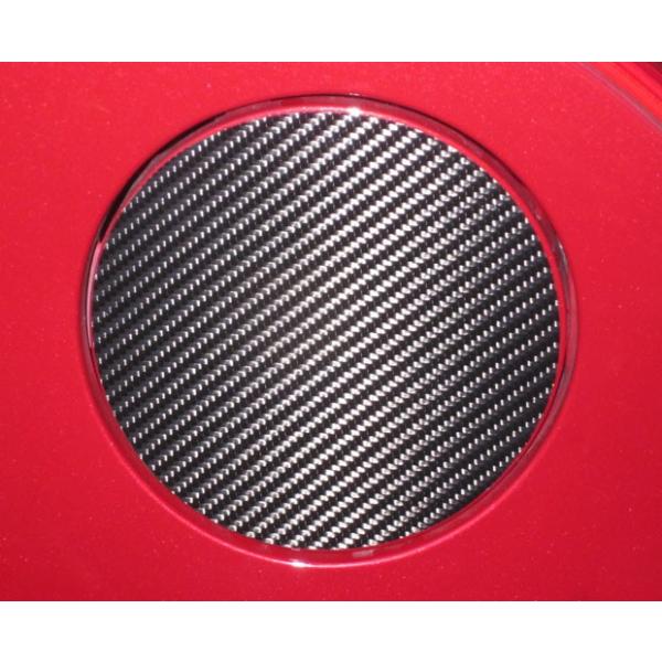 給油口扉（フューエルリッド）に貼るマジカルカーボンシートです。◆適合車種スズキ　スイフト　ZC72S（2010.9〜）◆カラーブラック/CFSZ-6（4545403176946）ガンメタ/CFSZ-6GU（4545403176960）シルバ...