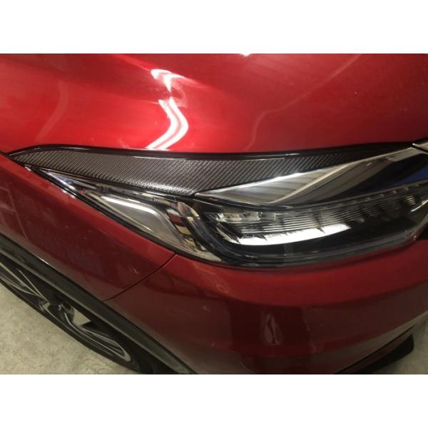 アイライン専用のマジカルカーボンシートです。◆商品内容左右セット（合計2ピース）◆適合車種ホンダ　ヴェゼル　RU1〜4（2018.02〜2021.04）◆カラーブラック/CLIH-1（4545403298396）ガンメタ/CLIH-1GU（...