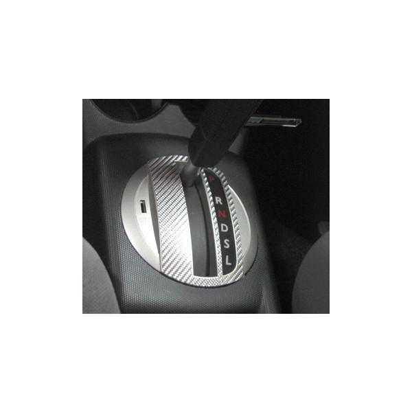 シフトパネル専用に貼るマジカルカーボンシートです。◆適合車種ホンダ　フィット GD1〜4（2001.06〜2007.09）◆カラーブラック/CSPH-4(4545403116461)ガンメタ/CSPH-4GU(4545403285143)レ...