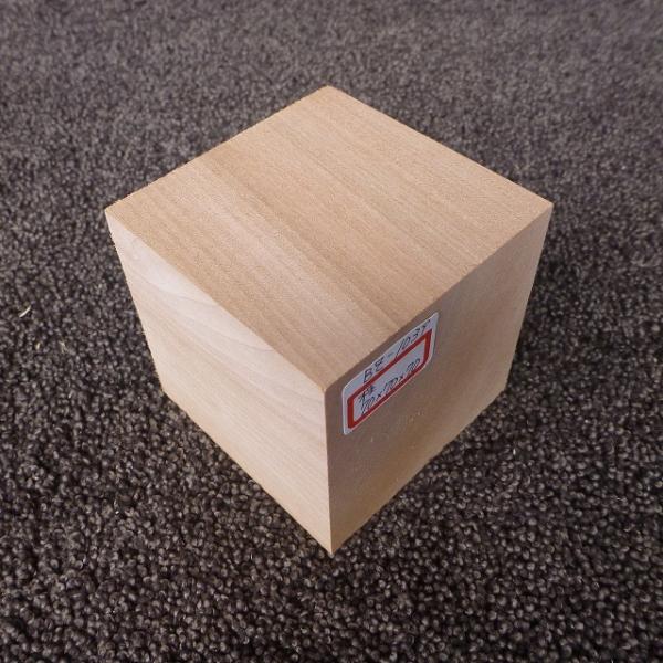 商品情報      ■商品詳細      サイズ：長さ70mm×厚み70mm×巾70mm      備考： 天然物、天然乾燥、四方無節、モルダー仕上げ、赤身100％            現在弊社のWEBページに掲載しています樹齢350年以...