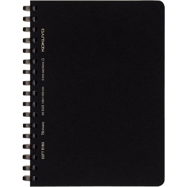 【発売日：2025年01月15日】●サイズ:A6●ブランド コクヨ(KOKUYO)●色 ブラック●テーマ アルファベット●用紙サイズ A6●スタイル ミニマリスト●罫線の種類 方眼罫●特徴 仕切り●版型 オフィス用品●やわらかリングで書くと...