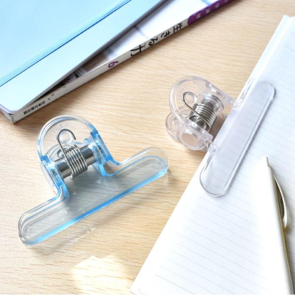 【OMO(オモ)クリップ】分厚い本も、おもさで開いたままキープ！本閉じストレスゼロのOMO(オモ)クリップ参考書・料理本・楽譜など、分厚い本を使うときにOMOクリップで効率アップ！片側を押さえてページがめくりやすいクリップです。本の片側（小...