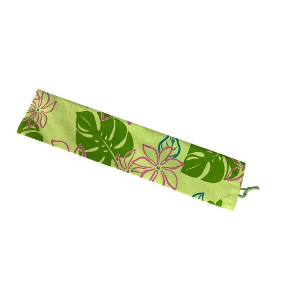 【商品説明】フラでお馴染みの楽器、プイリを収納するケースです。ハワイ直輸入生地を、日本自社工場で縫製した当社オリジナルケースとなっております。50cmのプイリもすっぽり入ります。落下や傷つき防止効果もあり、移動中にはホコリや汚れからも守って...