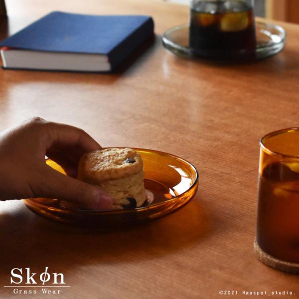 ●商品内容プレート ×1※グラス等は付属していません。●サイズ(約) 直径145×高さ20mm●組成耐熱ガラス※食洗機・レンジ・熱湯可※直火・オーブン不可●商品説明・レトロな雰囲気が特徴的なスコンシリーズのプレート。耐熱ガラス製で、なおかつ...