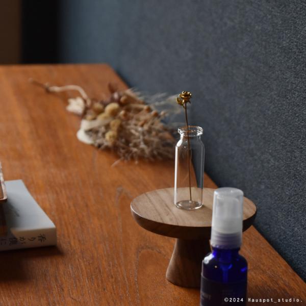 ●サイズ【メタルプランツサイズ】 (約)1.0cm×長さ9.0cm【花瓶サイズ】 (約)直径2.3cm×長さ6.3cm●組成メタルプランツ：真鍮花瓶：ガラス●製造日本製●商品説明・生花やドライフラワーとはまた異なる魅力を兼ね備えた真鍮素材で...