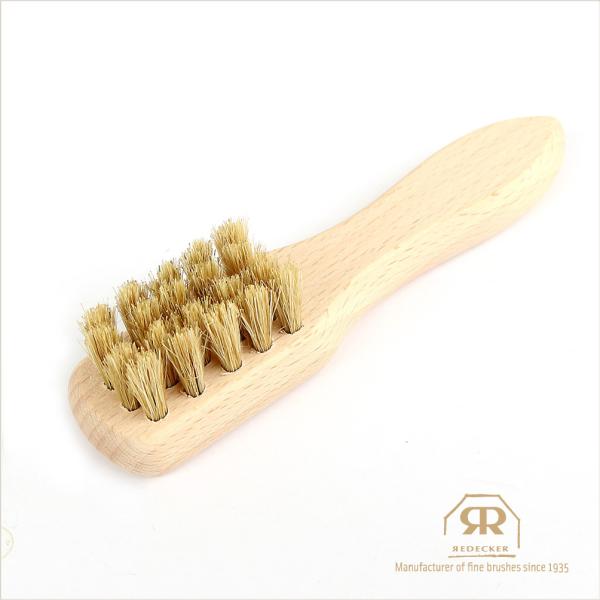 REDECKER社の靴みがきブラシ(汚れ落し/磨き用) です。ミニサイズのブラシは、靴のコバなど細かい部分のお手入れに大変使いやすいです。スモールタイプですので、細かい箇所のお手入れに便利です。サイズ：約12cm、幅:約3cm、ブラシ毛約1...