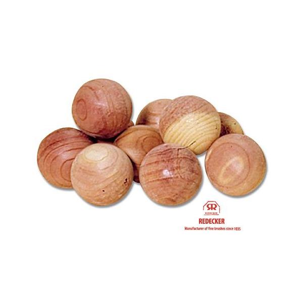 【発売日：2014年02月25日】REDECKER社のレッドシダーセットです。化学薬品を一切使用していないノンケミカルの防虫剤です。もともと木は外敵(害虫)から身を守る為に「シドロル」という物質を分泌しています。レッドシダーは天然防虫成分の...