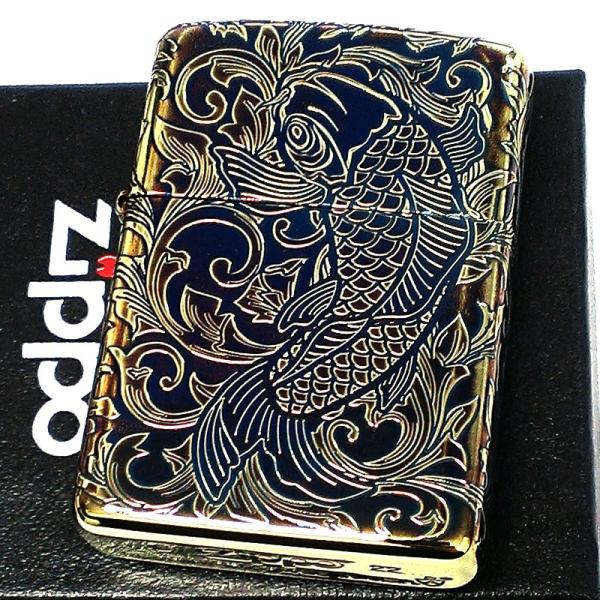 【アーマー 昇鯉＆アラベスク ZIPPO】重みのあるアーマーベース5面にアラベスク模様、前面には躍動感ある昇鯉の彫刻を施したおしゃれなZIPPOライター。上品なデザイン加え、珍しいオーロラ加工により非常に高級感の漂う仕上がりです。光の当たり...