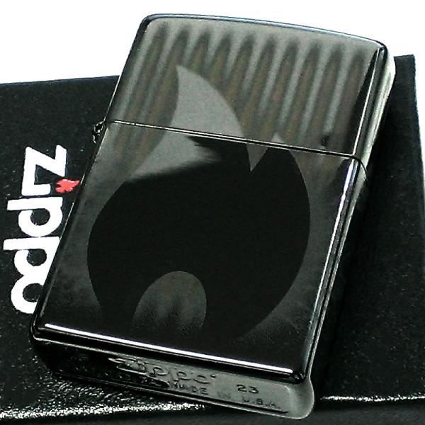 【Zippo Design ZIPPO】ブラックアイスの本体にファイアーロゴをあしらった大胆でホットなデザイン。4面にわたってレーザー加工されており、どの面から見ても飽きの来ない逸品です。レーザー彫刻はプリントとは異なる為、色剥げの心配がな...