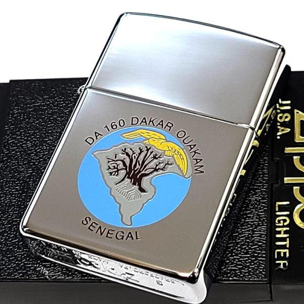 「Zippo FRENCH 10 ARMED FORCES」フランス軍 FRENCH ARMED FORCESの1998年製ZIPPOライターです。あまり出回ることのない今では希少なモデルです。鏡面仕上げの本体の両面に鮮やかなフランス軍デザ...