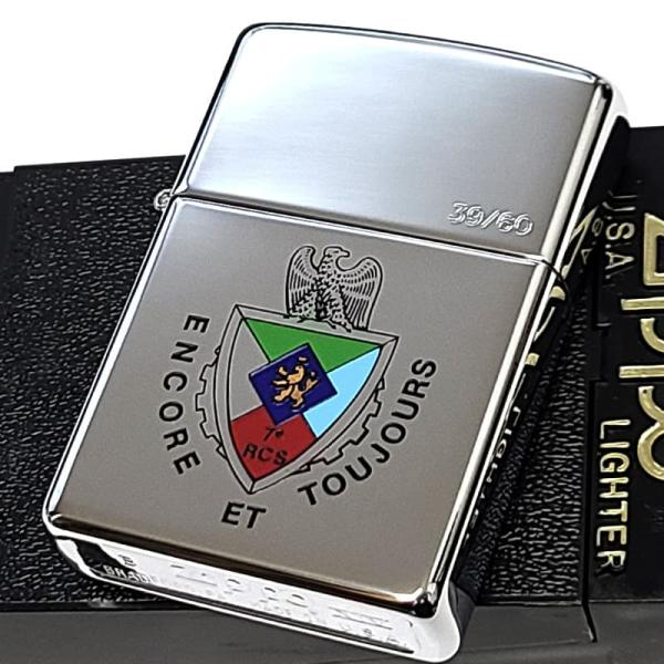 「Zippo FRENCH 18 ARMED FORCES」フランス軍 FRENCH ARMED FORCESの限定60個生産1998年製ZIPPOライターです。あまり出回ることのない今では希少なモデルです。鏡面仕上げの本体に鮮やかなフラン...