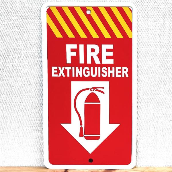 「アルミニウム メッセージプレート　FIRE EXTINGUISHER」アルミの板にプリントしたメッセージサインです。消火器のイラストと大きく書かれた”FIRE EXTINGUISHER”の文字が目を惹くとともに、分かりやすいデザイン。アル...