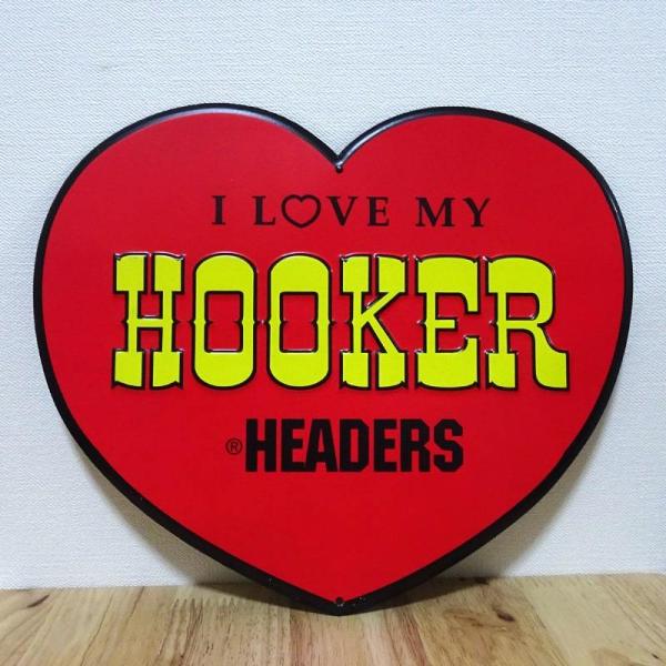「訳あり エンボスメタルサイン"I LOVE MY HOOKER"」↓↓訳あり箇所↓↓こちらの商品は未使用・未開封品ですが、側面に歪み・色剥げ等の傷箇所があります。＊写真は一例です。ご使用には支障ございませんが、プレゼント用にはお控えくださ...