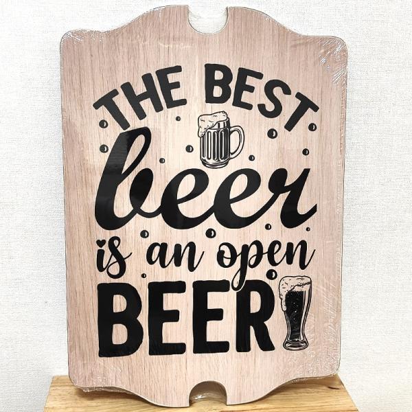 「ウッドボード THE BEST BEER IS AN OPEN」アンティークなユーズドのような仕上げの木製プレートです。ビール好きな方にはぴったりのお洒落な仕上がりです。裏側には壁掛け用のフック穴と麻紐が付いていますお家に飾ることでお部屋...