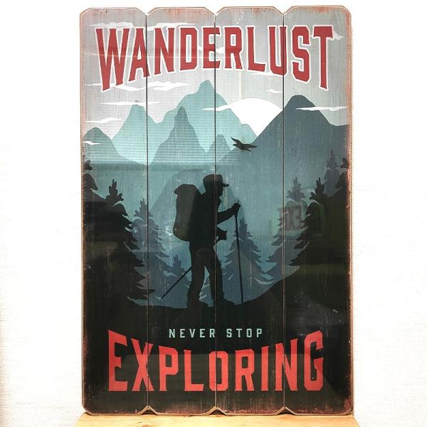 「木製看板 ”WANDERLUST EXPLORING”」アンティークなユーズドのような仕上げの木製プレートです。裏側には壁掛け用のフック穴が付いていますお店の飾りにもいかがでしょうか？ずっと貼られていたかのように汚れている見えますが実際に...