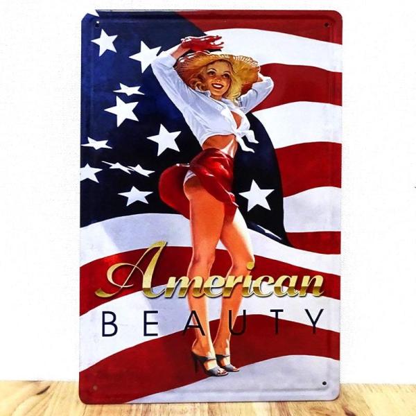 「ブリキ看板 ”American BEAUTY”」アメリカンなデザインのおしゃれなブリキ看板です。お店の飾りにもいかがでしょうか？表面はアンティーク感あるビンテージ加工。傷やサビのデザインが良い味を出しています。これこそオールドアメリカン看...