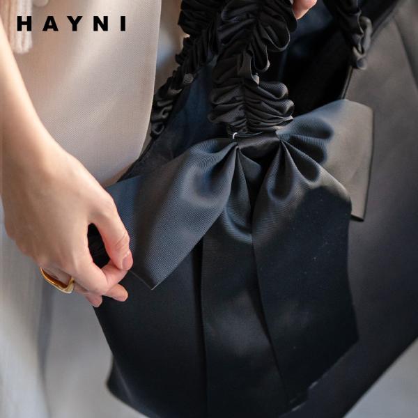 ★大きい着せ替えリボン【Merli メルリ】【商品詳細】 ■素材グログランリボン ポリエステル製■サイズたて約30cm、よこ約26cm スナップ部分直径約2cm■重さ：30g■仕様：スナップボタン式着脱 30代 40代 50代 バッグ 鞄 ...