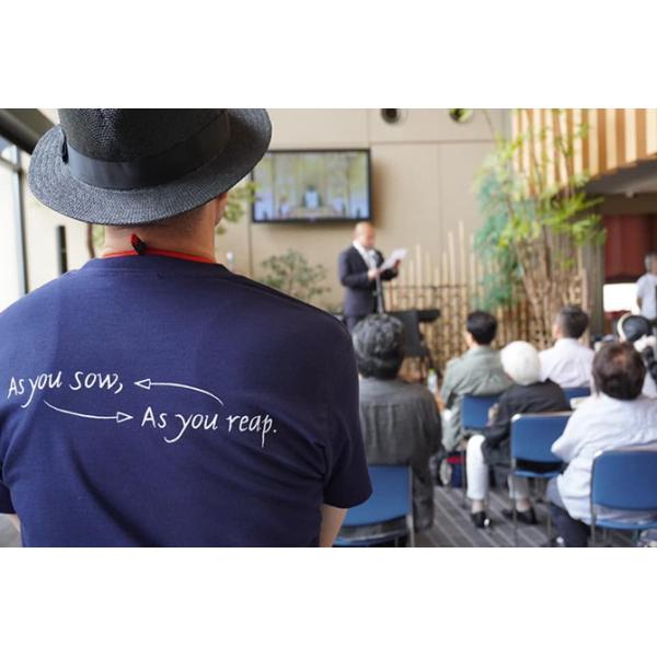 【発売日：2019年06月18日】京都佛立ミュージアムオリジナル「100％オーガニックコットンTシャツ」京都佛立ミュージアムオリジナルの100％オーガニックコットンで作られたTシャツが完成しました。純国産製バッグに印字されている言葉『As ...