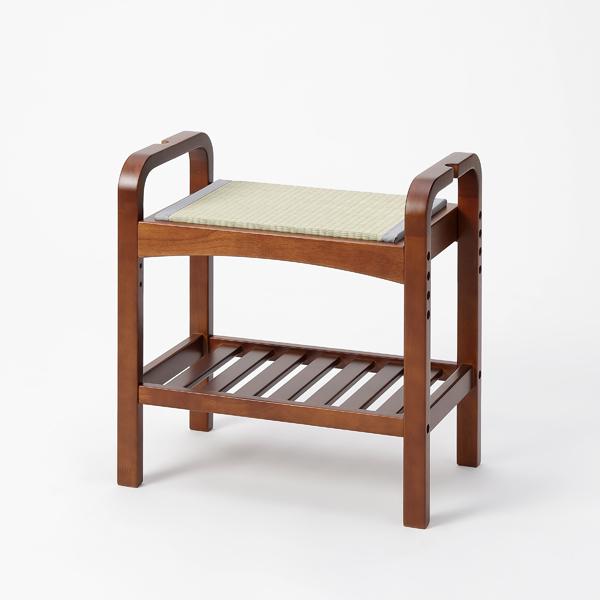 畳腰掛け ブラウン×い草グレー  (玄関チェア 腰かけ 椅子 高齢者 棚付き 大島屋)●天然い草はその気持ち良さが最大の魅力。●やさしい座り心地と爽やかな香り。●畳らしい雰囲気でちょっとした和のエッセンスも。●靴のぬぎ履きや、ちょい掛けに便...