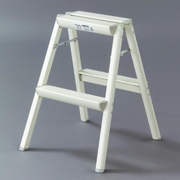 長谷川工業 踏台 軽量スタンダードタイプ ホワイト SE-6a(WH) 4968757004220●アルミ　比重が鉄の約1/3と軽く、耐久性や、加工性にも優れています。また、リサイクルも容易です。●塗装　表面に塗料を用いて、塗膜または塗膜層...