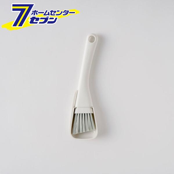 マーナ サッシブラシ ホワイト W629W (サッシ掃除用具)●サッシのレールをサッと掃けるペン型のサッシブラシです。●ブラシとカバーのヘラを使ってサッシのすみずみまで掃除できます。●汚れたブラシをきれいに収納できるカバー付き。●使っている...