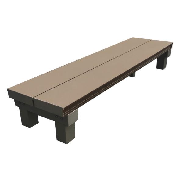 座板に脚を取付けるだけの簡単組立。踏板部分は屋外使用に適した雨や水に強い人工木。9036型と合わせて設置すると囲むように並べて多段デッキ風に。土台(脚) は腐食に強く、組み立てが楽なアルミ材。