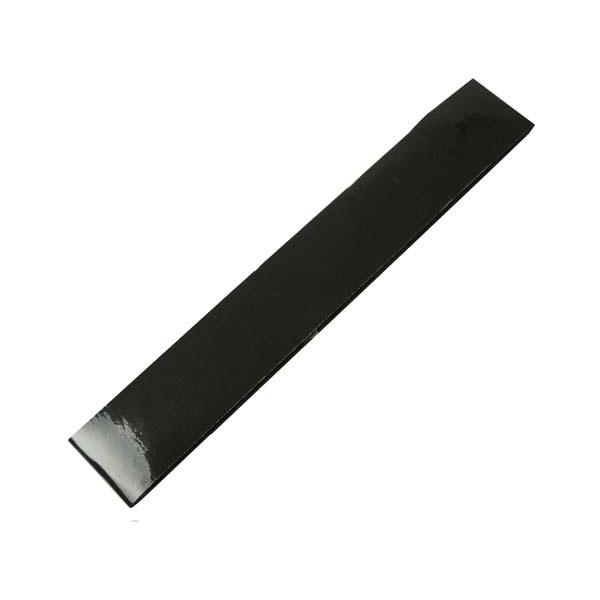 振動・衝撃が手に伝わるのを防ぎ、疲労を軽減します。テープ表面のミクロの穴が汗を素早く吸収し、滑りを防ぎます。仕様・注意事項●薄手タイプ●色：ブラック●長さ：1050mm●厚み：0.5mm●ポリウレタン。