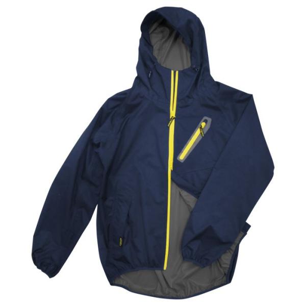 動きやすいストレッチ生地を使用したレインスーツ。高い透湿性で、ムレにくく快適に着用できます。雨の日から晴れの日まで様々な場面に使用できます。●上下開閉可能な止水Wジッパー仕様●止水ファスナー胸ポケット付き●フード調節機能付き●サムホール(親...