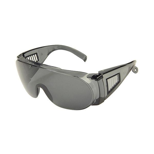 作業中に保護めがねをはずさないでください。度付眼鏡の上からかけることができます。紫外線を99.9%カットします。かけ疲れしにくい軽量タイプです。衝撃に強いポリカーボネイト樹脂製です。仕様・注意事項●レンズカラー：スモーク●レンズ仕様：紫外線...