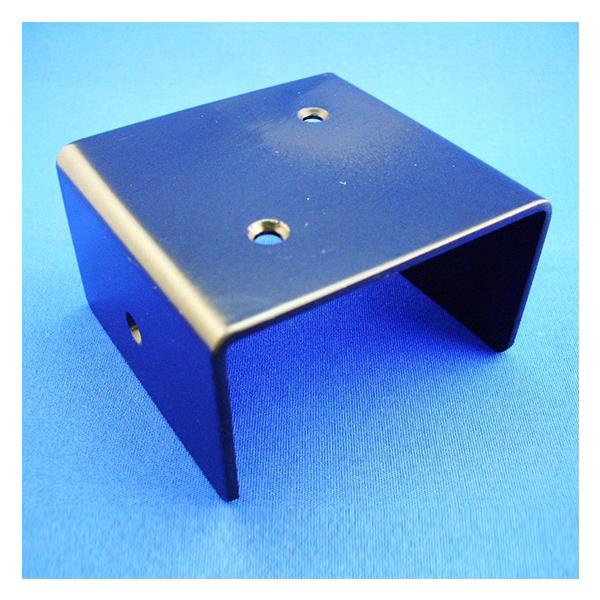 ツーバイ材用の接合・補強に使用します仕様・注意事項●材質：鉄●仕上：黒塗装●サイズ：46.6x76x44x76mm