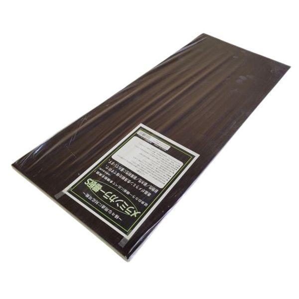 傷に強いメラミン含侵紙を使用した棚板。厚みのスリム化により軽量化を実現。