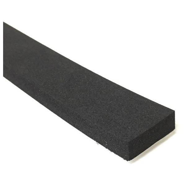 ドアの戸当り部分、保護用クッション材などに使用できます。●弾性に優れています。仕様・注意事項：●材質：発泡スポンジ●色：黒●サイズ：10×30×300mmmm●注意事項：素材性質上、一般的環境下においても製品自体の縮み、伸び、または反りなど...