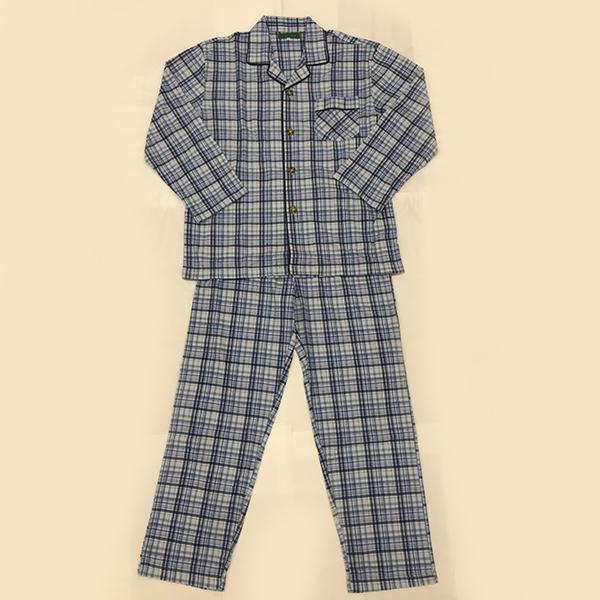 上着は長袖開きパジャマです。●着心地もやわらかく快適●速乾性があり汗をかいても安心●シワになりにくい●年中着れる万能素材●ズボン前開き有り仕様・注意事項●サイズl（胸囲96〜104）●素材　ポリエステル65％綿35％●色、柄のご指定はできま...