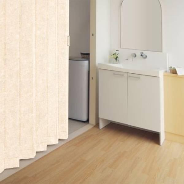 ドアや扉代わりにはもちろん、間仕切りにもなります。最大15cmの丈詰めが可能です。サイズ：100×178cm