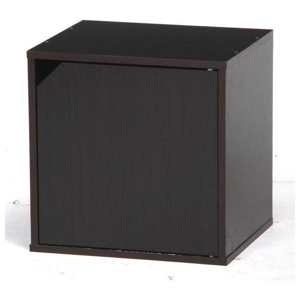 積み重ね可能な扉付きキューブボックス●扉付きのキューブボックスです。●シンプルなデザイン。●付属のダボをつけて、3段まで上に積み重ね可能です。(不二貿易キューブボックスシリーズ共有)仕様・注意事項●カラー：ブラウン●サイズ：幅34.5×奥行...