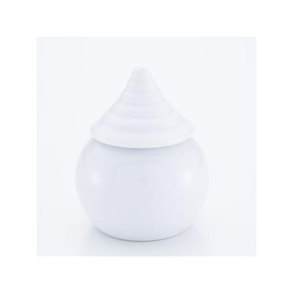 水をお供えします。●水をお供えします。●水を入れてお供えする時には蓋を外して使用します。仕様・注意事項：●陶器●目に見えないキズ等があるかも知れませんので、ご使用前に一晩水を入れて、水漏れなどの無いことをご確認下さい。